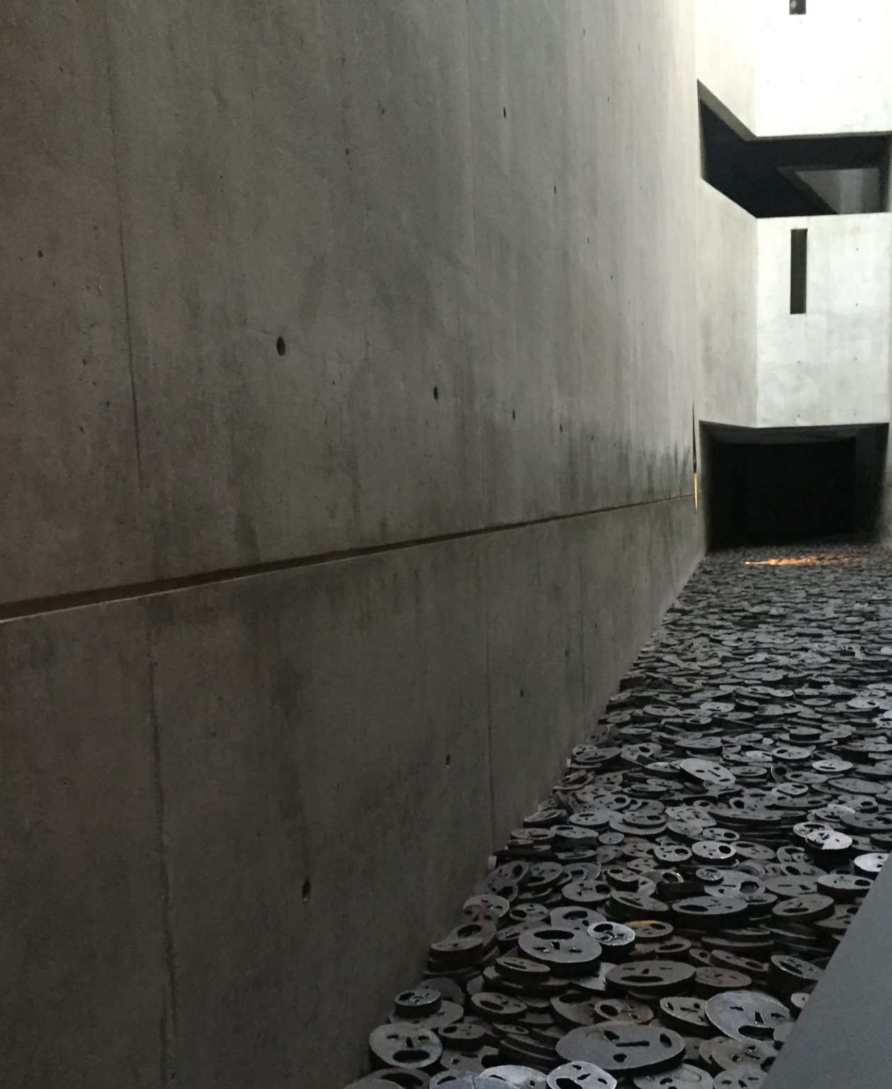 Menashe Kadisman | Shalechet (Fallen Leaves), 1997 – 2001 – curated.